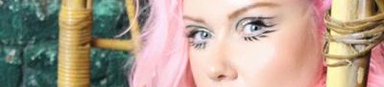 Jade Moss on Groover